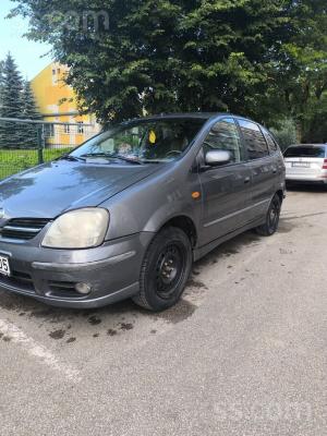 Pelēks Nissan Almera Tino 2004 Rēzekne, ar dzinēja tilpumu 1.80 L un nobraukumu 246 tūkst. km par 1200 €, foto  vietnē AUTOMOTO.COM.LV