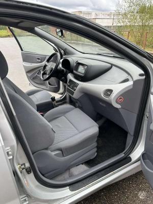 Grey Nissan Almera Tino 2006 in Anyksciai, with an engine capacity of 2.18 L and mileage of 211 thousand km for 350 €, photo 12 on AUTOMOTO.COM.LV