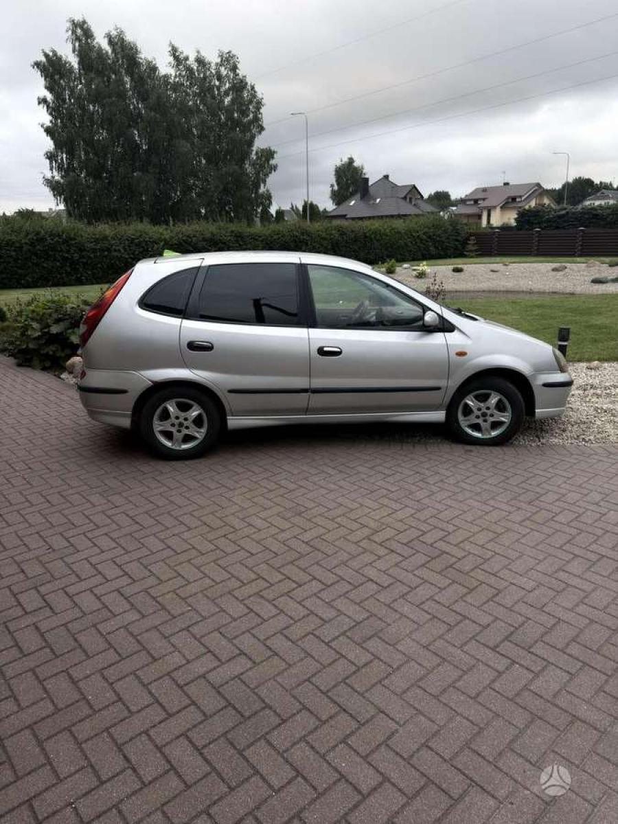 Pelēks Nissan Almera Tino 2002 Plungė, ar dzinēja tilpumu 2.18 L un nobraukumu 320 tūkst. km par 600 €, foto 5 vietnē AUTOMOTO.COM.LV