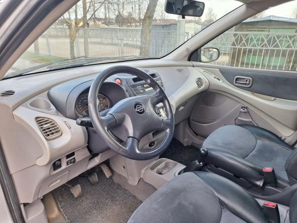 Grey Nissan Almera Tino 2003 in Telschi, with an engine capacity of 2.20 L and mileage of 259 thousand km for 899 €, photo 8 on AUTOMOTO.COM.LV