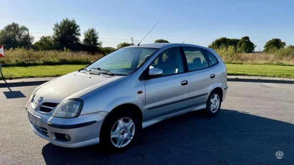 Nissan Almera Tino 2003 in Klaipeda on AUTOMOTO.COM.LV Grey Nissan Almera Tino 2003 in Klaipeda, with an engine capacity of 2.18 L and mileage of 278 thousand km for 1500 €, photo 3 on AUTOMOTO.COM.LV