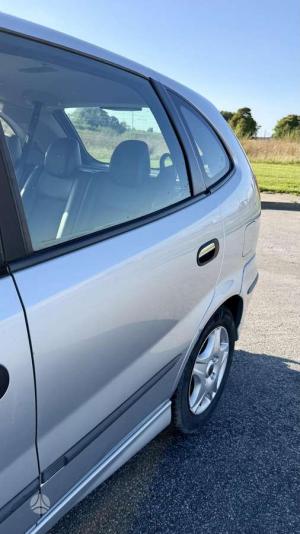 Pelēks Nissan Almera Tino 2003 Klaipėda, ar dzinēja tilpumu 2.18 L un nobraukumu 278 tūkst. km par 1500 €, foto 5 vietnē AUTOMOTO.COM.LV