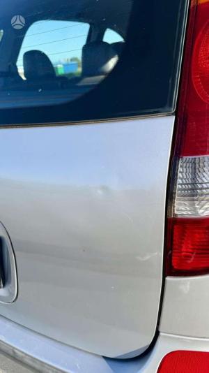 Pelēks Nissan Almera Tino 2003 Klaipėda, ar dzinēja tilpumu 2.18 L un nobraukumu 278 tūkst. km par 1500 €, foto 7 vietnē AUTOMOTO.COM.LV