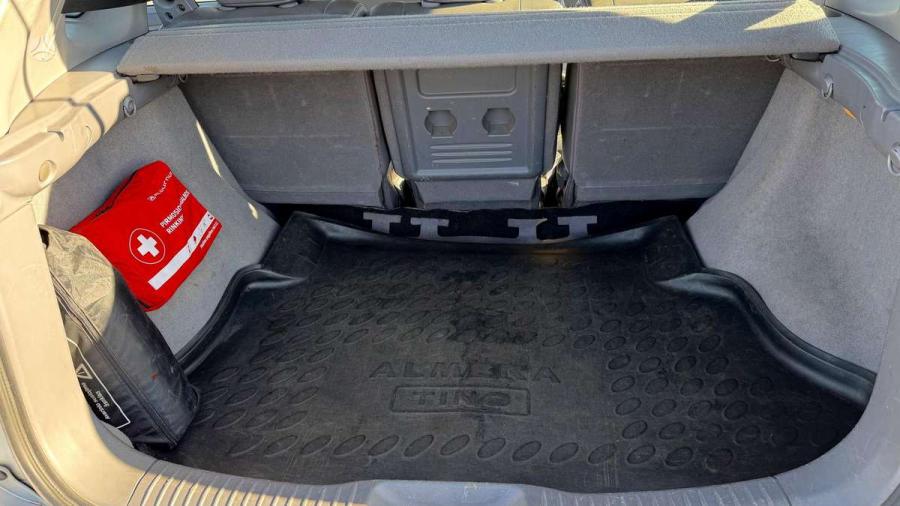 Pelēks Nissan Almera Tino 2003 Klaipėda, ar dzinēja tilpumu 2.18 L un nobraukumu 278 tūkst. km par 1500 €, foto 19 vietnē AUTOMOTO.COM.LV