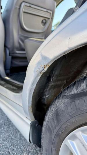 Pelēks Nissan Almera Tino 2003 Klaipėda, ar dzinēja tilpumu 2.18 L un nobraukumu 278 tūkst. km par 1500 €, foto 22 vietnē AUTOMOTO.COM.LV