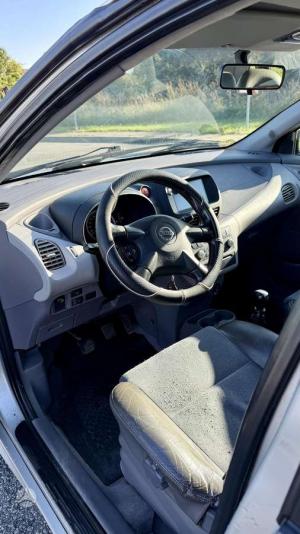 Pelēks Nissan Almera Tino 2003 Klaipėda, ar dzinēja tilpumu 2.18 L un nobraukumu 278 tūkst. km par 1500 €, foto 32 vietnē AUTOMOTO.COM.LV