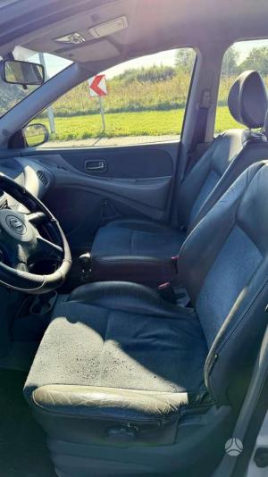 Pelēks Nissan Almera Tino 2003 Klaipėda, ar dzinēja tilpumu 2.18 L un nobraukumu 278 tūkst. km par 1500 €, foto 33 vietnē AUTOMOTO.COM.LV