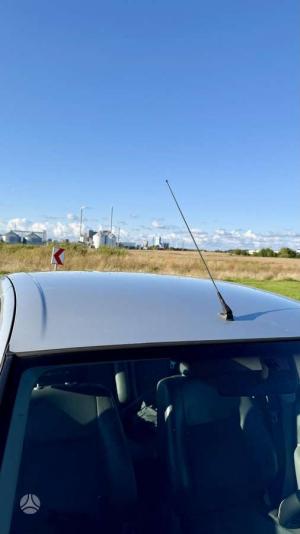 Pelēks Nissan Almera Tino 2003 Klaipėda, ar dzinēja tilpumu 2.18 L un nobraukumu 278 tūkst. km par 1500 €, foto 40 vietnē AUTOMOTO.COM.LV
