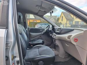 Pelēks Nissan Almera Tino 2004 Telšiai, ar dzinēja tilpumu 2.20 L un nobraukumu 259 tūkst. km par 850 €, foto 11 vietnē AUTOMOTO.COM.LV