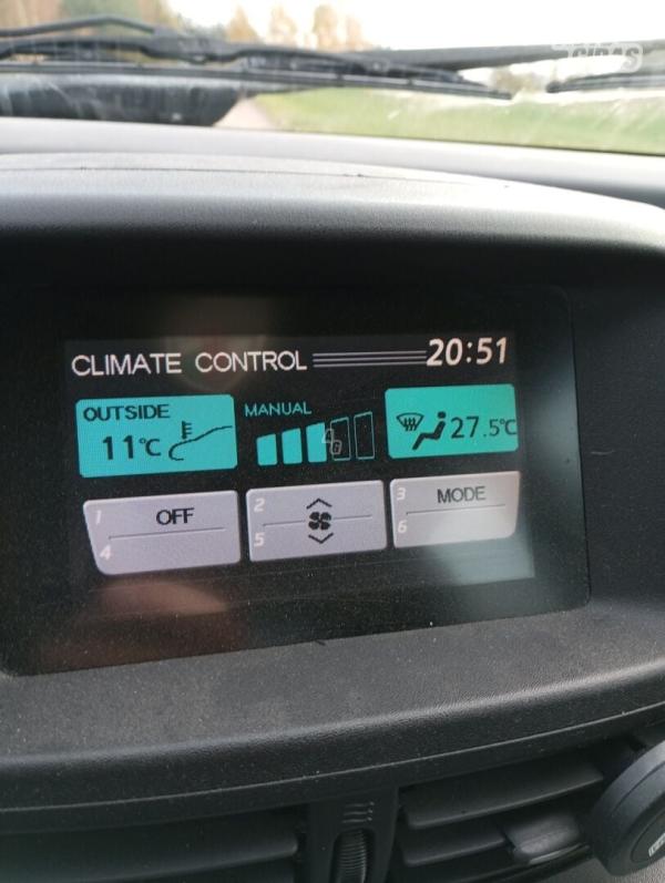 Pelēks Nissan Almera Tino 2004 Klaipėda, ar dzinēja tilpumu 2.20 L un nobraukumu 271 tūkst. km par 1250 €, foto 10 vietnē AUTOMOTO.COM.LV