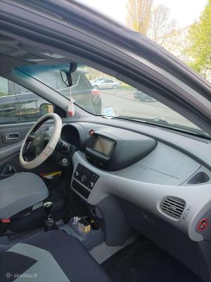 Pelēks Nissan Almera Tino 2004 Klaipėda, ar dzinēja tilpumu 2.20 L un nobraukumu 141 tūkst. km par 650 €, foto 3 vietnē AUTOMOTO.COM.LV