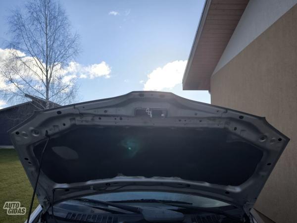 Nissan Almera Tino 2004 in Vilnius, with an engine capacity of 2.20 L and mileage of 188 thousand km for 500 €, photo 9 on AUTOMOTO.COM.LV