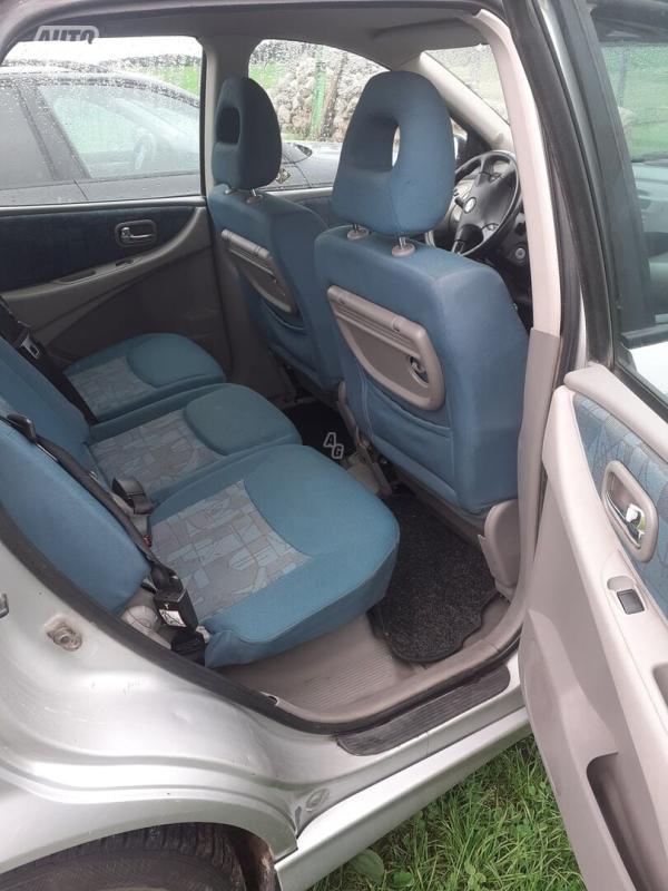 Nissan Almera Tino 2000 in Druskininkai, with an engine capacity of 2.20 L and mileage of 340 thousand km for 499 €, photo 8 on AUTOMOTO.COM.LV