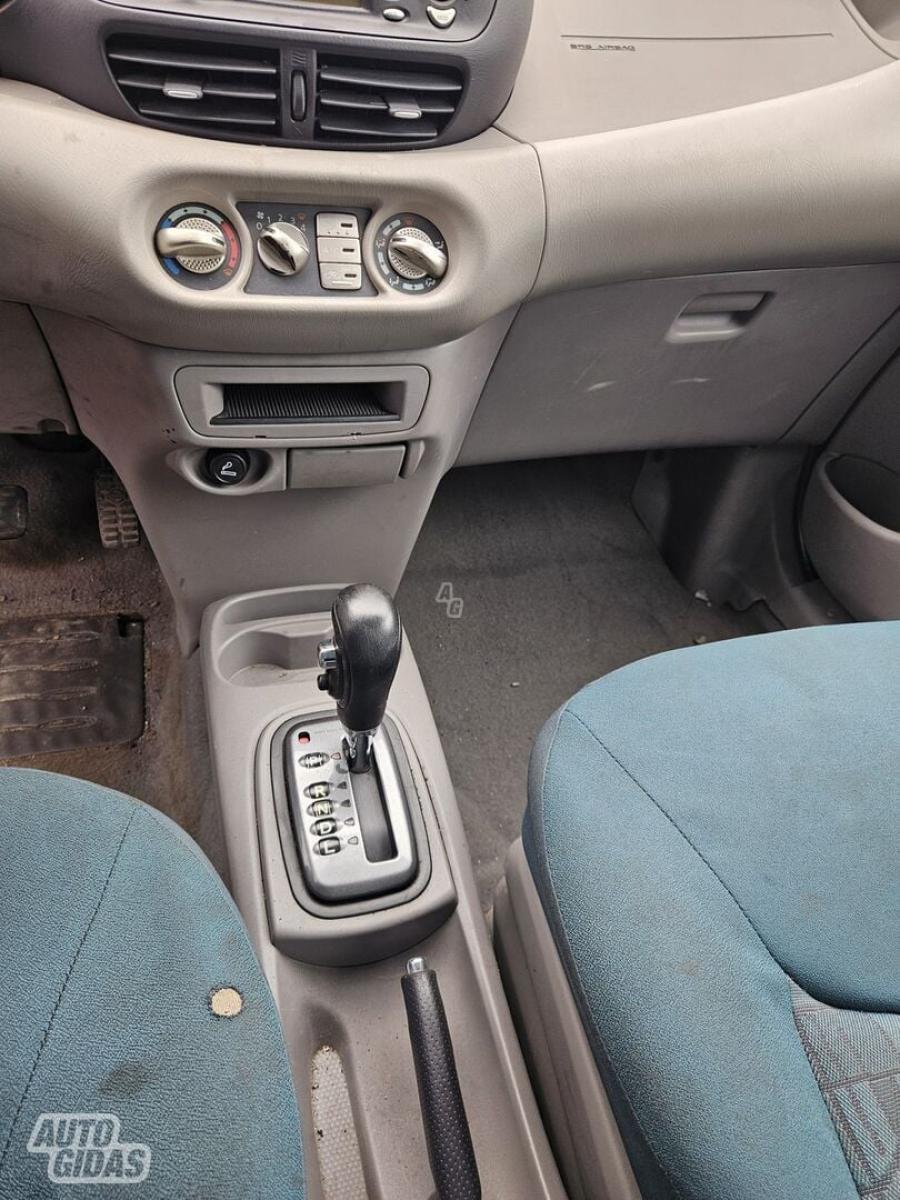 Nissan Almera Tino 2000 Kauņa, ar dzinēja tilpumu 2.00 L un nobraukumu 170 tūkst. km par 590 €, foto 6 vietnē AUTOMOTO.COM.LV