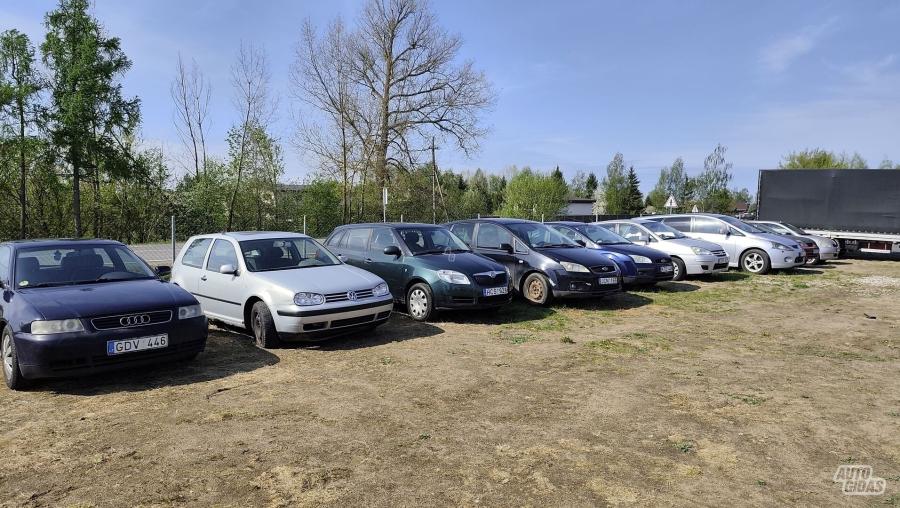 Nissan Almera Tino 2001 in Marijampole, with an engine capacity of 2.20 L and mileage of 400 thousand km for 250 €, photo 12 on AUTOMOTO.COM.LV