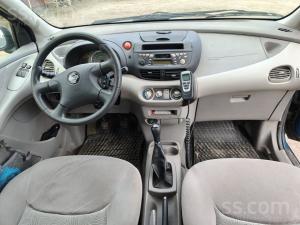 Nissan Almera Tino 2002 in Daugavpils, with an engine capacity of 1.80 L and mileage of 179 thousand km for 1050 €, photo 5 on AUTOMOTO.COM.LV