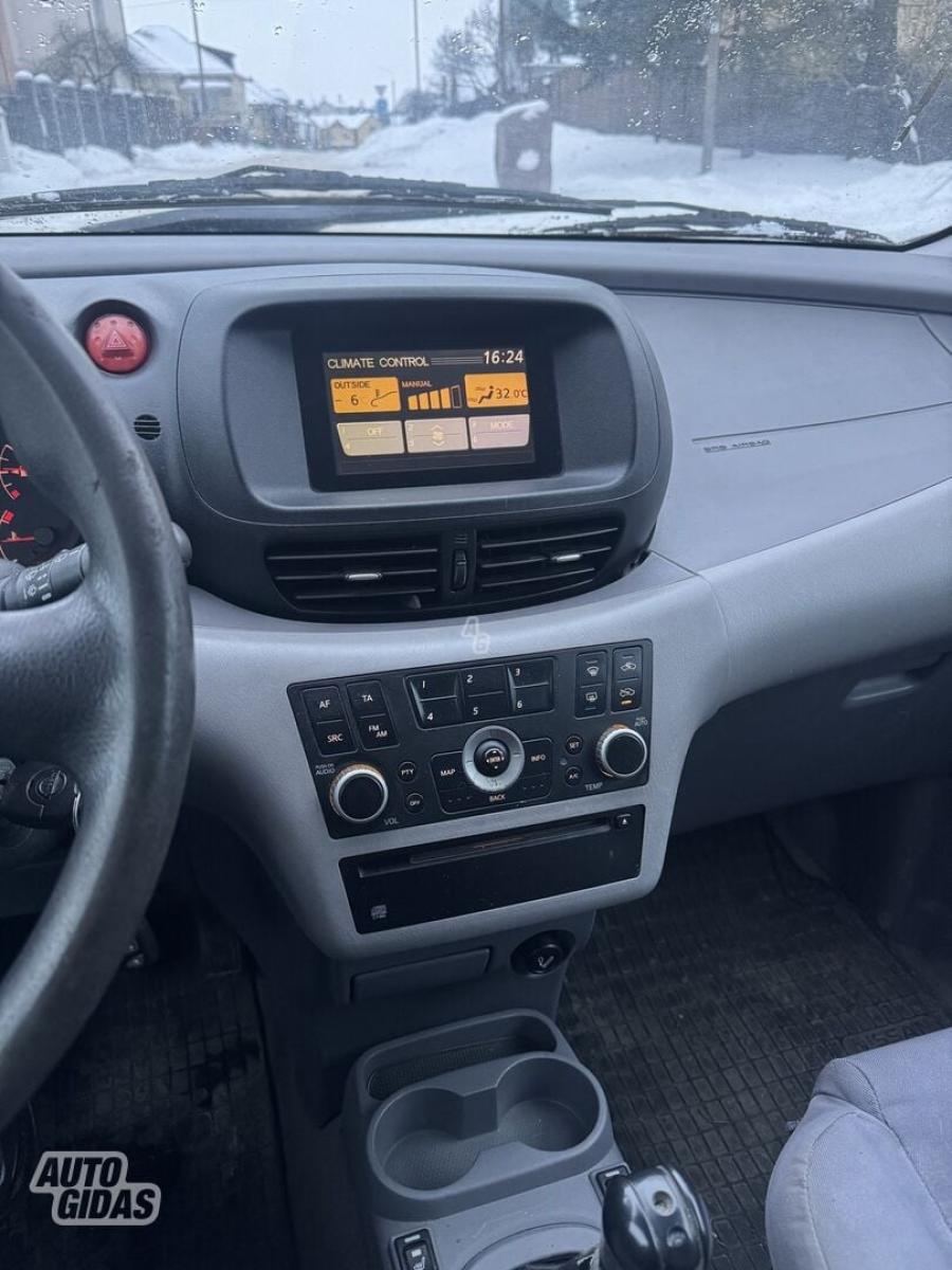 Nissan Almera Tino 2003 Šauļi, ar dzinēja tilpumu 1.80 L un nobraukumu 250 tūkst. km par 870 €, foto 7 vietnē AUTOMOTO.COM.LV