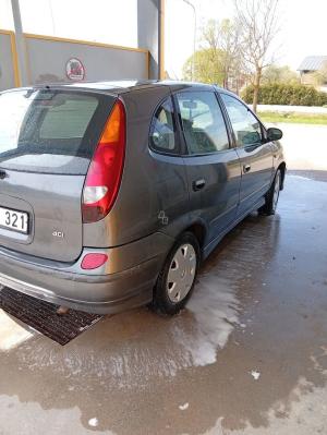 Nissan Almera Tino 2003 in Vilnius, with an engine capacity of 2.20 L and mileage of 299 thousand km for 450 €, photo 4 on AUTOMOTO.COM.LV
