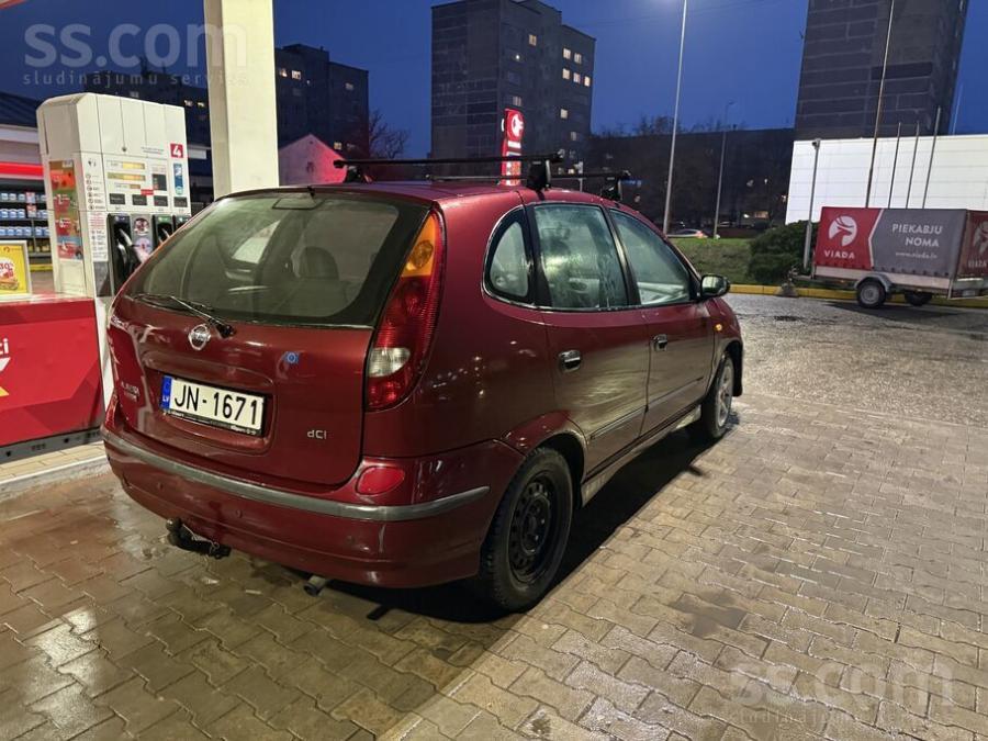 Sarkans Nissan Almera Tino 2003 Liepāja, ar dzinēja tilpumu 2.20 L un nobraukumu 298 tūkst. km par 550 €, foto 3 vietnē AUTOMOTO.COM.LV