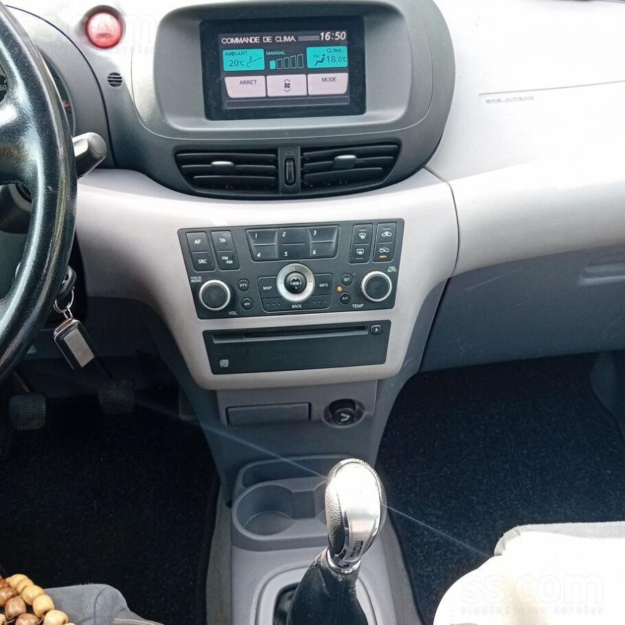 Red Nissan Almera Tino 2003 in Riga, with an engine capacity of 1.80 L and mileage of 253 thousand km for 1350 €, photo 4 on AUTOMOTO.COM.LV