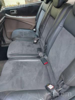 Red Nissan Almera Tino 2003 in Ogre, with an engine capacity of 2.20 L and mileage of 377 thousand km for 1100 €, photo 5 on AUTOMOTO.COM.LV