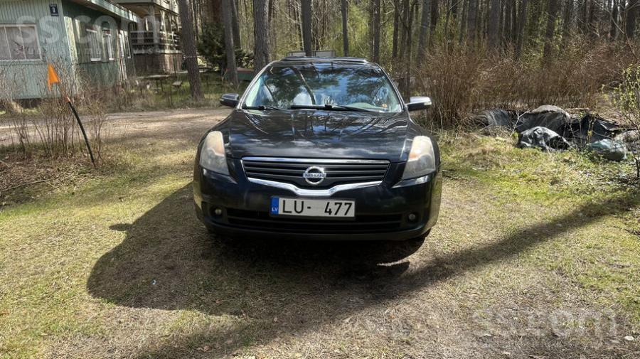 Melns Nissan Altima 2008 Rīga, ar dzinēja tilpumu 2.50 L un nobraukumu 192 tūkst. km par 2500 €, foto 3 vietnē AUTOMOTO.COM.LV
