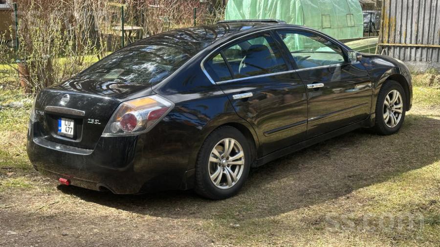 Melns Nissan Altima 2008 Rīga, ar dzinēja tilpumu 2.50 L un nobraukumu 192 tūkst. km par 2500 €, foto 5 vietnē AUTOMOTO.COM.LV