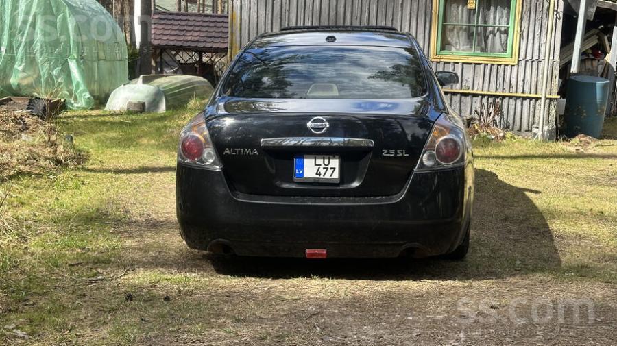 Melns Nissan Altima 2008 Rīga, ar dzinēja tilpumu 2.50 L un nobraukumu 192 tūkst. km par 2500 €, foto 6 vietnē AUTOMOTO.COM.LV