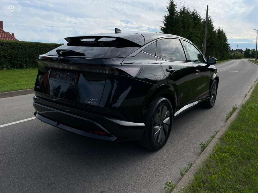 Black Nissan Ariya 2025 in Mazeikiai, with an engine capacity of 0.00 L and mileage of 480 thousand km for 29900 €, photo 4 on AUTOMOTO.COM.LV