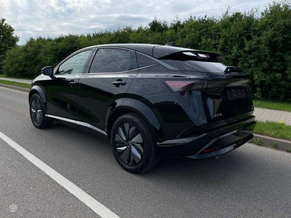 Melns Nissan Ariya 2025 Mažeikiai, ar dzinēja tilpumu 0.00 L un nobraukumu 480 tūkst. km par 29900 €, foto 4 vietnē AUTOMOTO.COM.LV