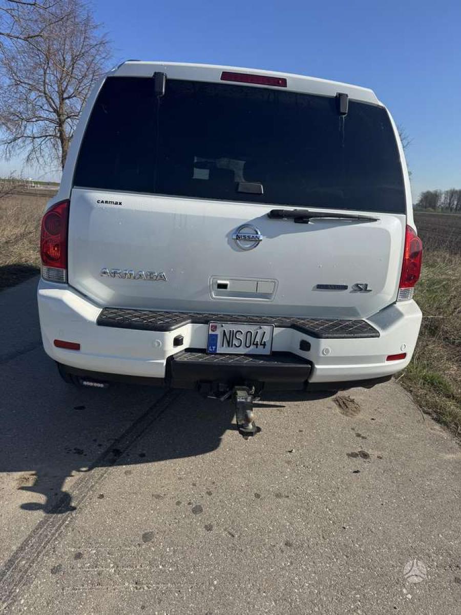 White Nissan Armada 2013 in Marijampole, with an engine capacity of 5.55 L and mileage of 140 thousand km for 12800 €, photo 3 on AUTOMOTO.COM.LV