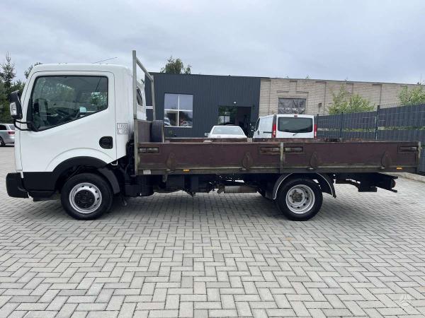 White Nissan Cabstar 2014 in Taurage, with an engine capacity of 2.50 L and mileage of 280 thousand km for 6200 €, photo 2 on AUTOMOTO.COM.LV