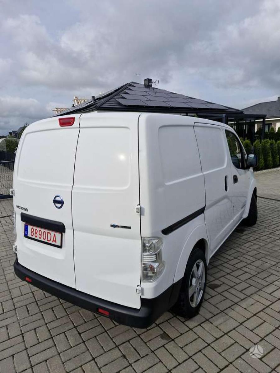 Белый Ниссан e-NV200 2015 в Паланга, объемом двигателя 0.00 л и пробегом 117 тыс. км за 7950 €, фото 4 на AUTOMOTO.COM.LV