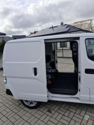 Белый Ниссан e-NV200 2015 в Паланга, объемом двигателя 0.00 л и пробегом 117 тыс. км за 7950 €, фото 8 на AUTOMOTO.COM.LV