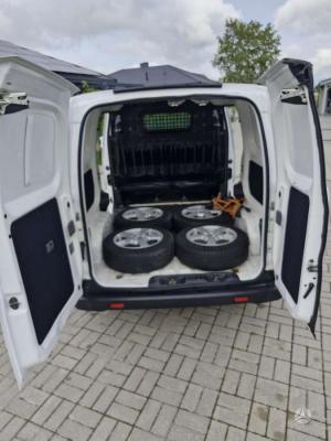 Белый Ниссан e-NV200 2015 в Паланга, объемом двигателя 0.00 л и пробегом 117 тыс. км за 7950 €, фото 10 на AUTOMOTO.COM.LV