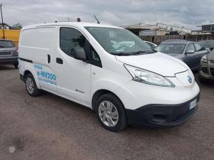 Balts Nissan e-NV200 2015 Panevēža, ar dzinēja tilpumu 0.00 L un nobraukumu 145 tūkst. km par 5600 €, foto  vietnē AUTOMOTO.COM.LV