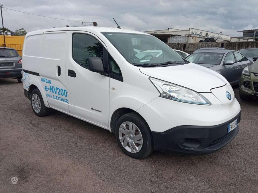 Balts Nissan e-NV200 2015 Panevēža, ar dzinēja tilpumu 0.00 L un nobraukumu 145 tūkst. km par 5600 €, foto 1 vietnē AUTOMOTO.COM.LV