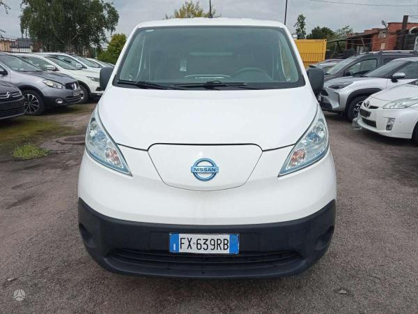 Balts Nissan e-NV200 2015 Panevēža, ar dzinēja tilpumu 0.00 L un nobraukumu 145 tūkst. km par 5600 €, foto 4 vietnē AUTOMOTO.COM.LV