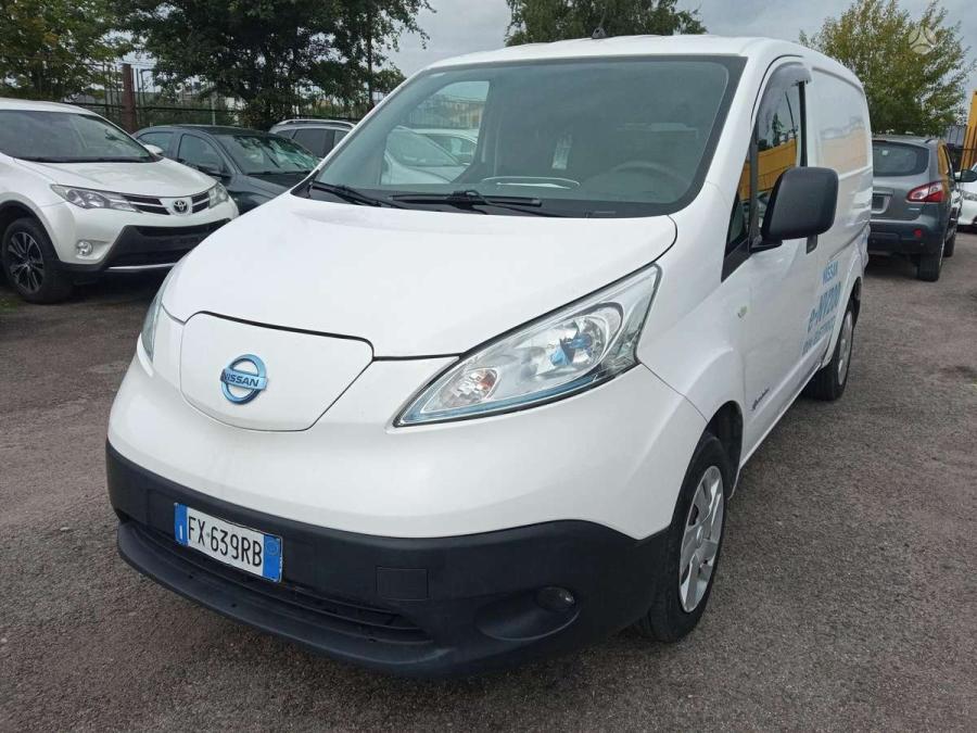 Balts Nissan e-NV200 2015 Panevēža, ar dzinēja tilpumu 0.00 L un nobraukumu 145 tūkst. km par 5600 €, foto 6 vietnē AUTOMOTO.COM.LV