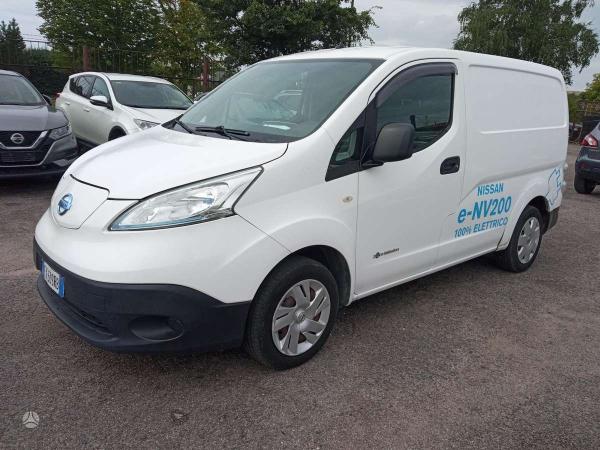 Balts Nissan e-NV200 2015 Panevēža, ar dzinēja tilpumu 0.00 L un nobraukumu 145 tūkst. km par 5600 €, foto 7 vietnē AUTOMOTO.COM.LV