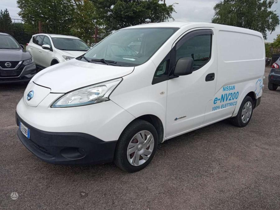 Balts Nissan e-NV200 2015 Panevēža, ar dzinēja tilpumu 0.00 L un nobraukumu 145 tūkst. km par 5600 €, foto 8 vietnē AUTOMOTO.COM.LV