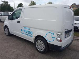 Balts Nissan e-NV200 2015 Panevēža, ar dzinēja tilpumu 0.00 L un nobraukumu 145 tūkst. km par 5600 €, foto 9 vietnē AUTOMOTO.COM.LV