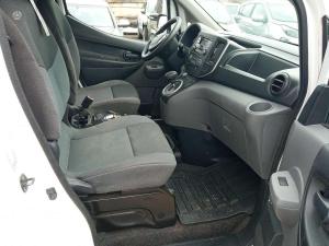 Balts Nissan e-NV200 2015 Panevēža, ar dzinēja tilpumu 0.00 L un nobraukumu 145 tūkst. km par 5600 €, foto 18 vietnē AUTOMOTO.COM.LV