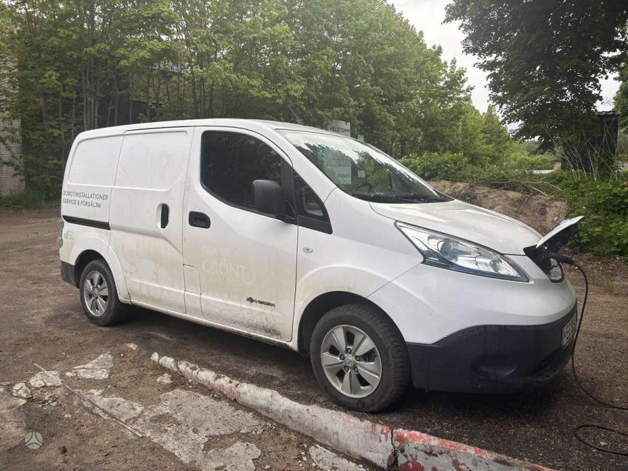 Balts Nissan e-NV200 2015 Viļņa, ar dzinēja tilpumu 0.00 L un nobraukumu 92 tūkst. km par 8410 €, foto 1 vietnē AUTOMOTO.COM.LV