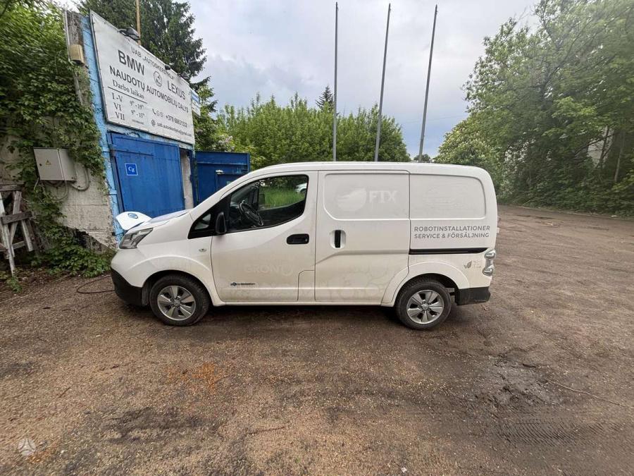 Balts Nissan e-NV200 2015 Viļņa, ar dzinēja tilpumu 0.00 L un nobraukumu 92 tūkst. km par 8410 €, foto 5 vietnē AUTOMOTO.COM.LV