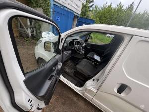 Balts Nissan e-NV200 2015 Viļņa, ar dzinēja tilpumu 0.00 L un nobraukumu 92 tūkst. km par 8410 €, foto 6 vietnē AUTOMOTO.COM.LV
