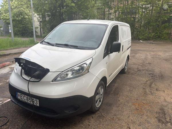 Balts Nissan e-NV200 2015 Viļņa, ar dzinēja tilpumu 0.00 L un nobraukumu 92 tūkst. km par 8410 €, foto 7 vietnē AUTOMOTO.COM.LV