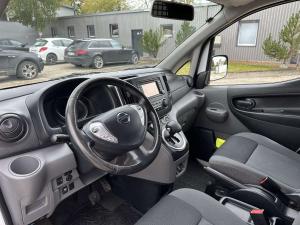 White Nissan e-NV200 2015 in Telschi, with an engine capacity of 0.00 L and mileage of 70 thousand km for 5900 €, photo 15 on AUTOMOTO.COM.LV