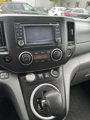 White Nissan e-NV200 2015 in Telschi, with an engine capacity of 0.00 L and mileage of 70 thousand km for 5900 €, photo 19 on AUTOMOTO.COM.LV