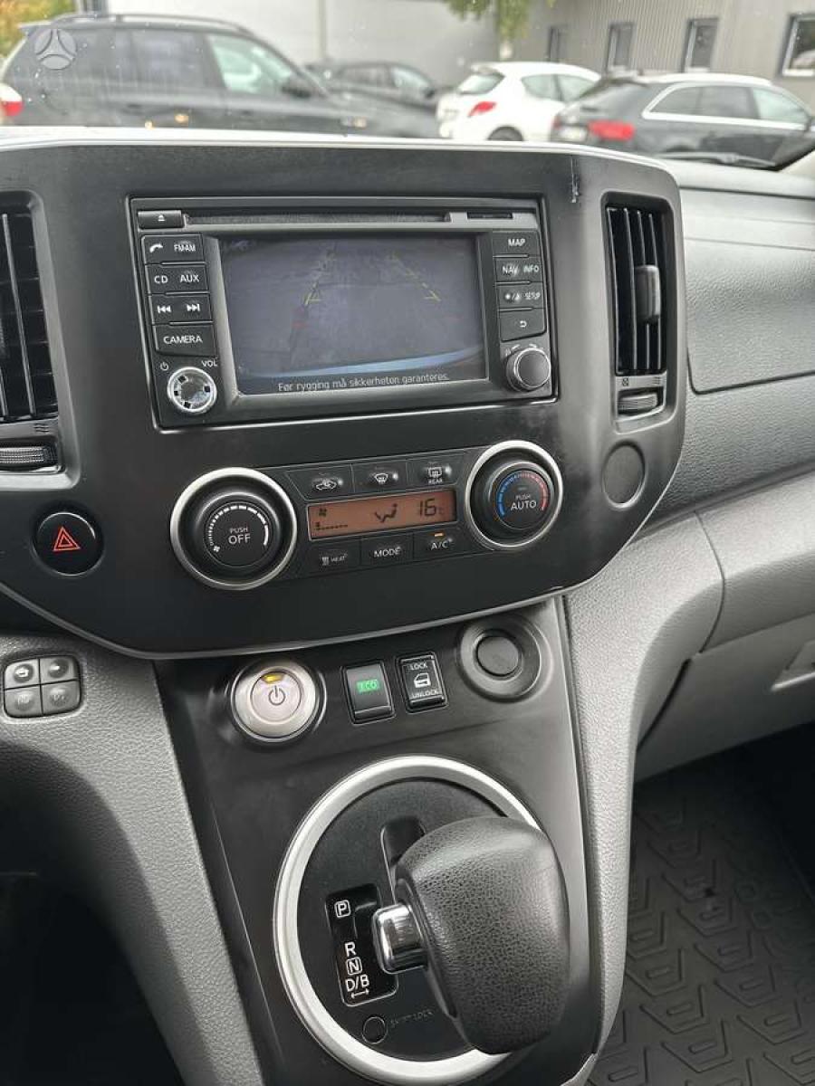 White Nissan e-NV200 2015 in Telschi, with an engine capacity of 0.00 L and mileage of 70 thousand km for 5900 €, photo 19 on AUTOMOTO.COM.LV